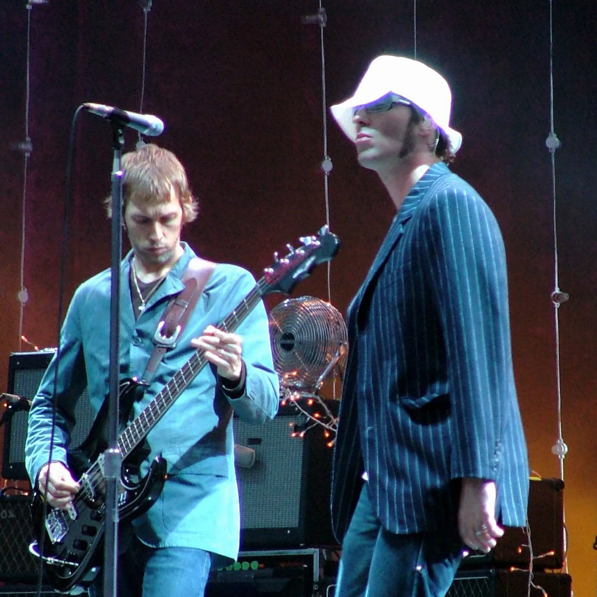 Oasis : les musiciens de la reformation révélés, avec des visages ...