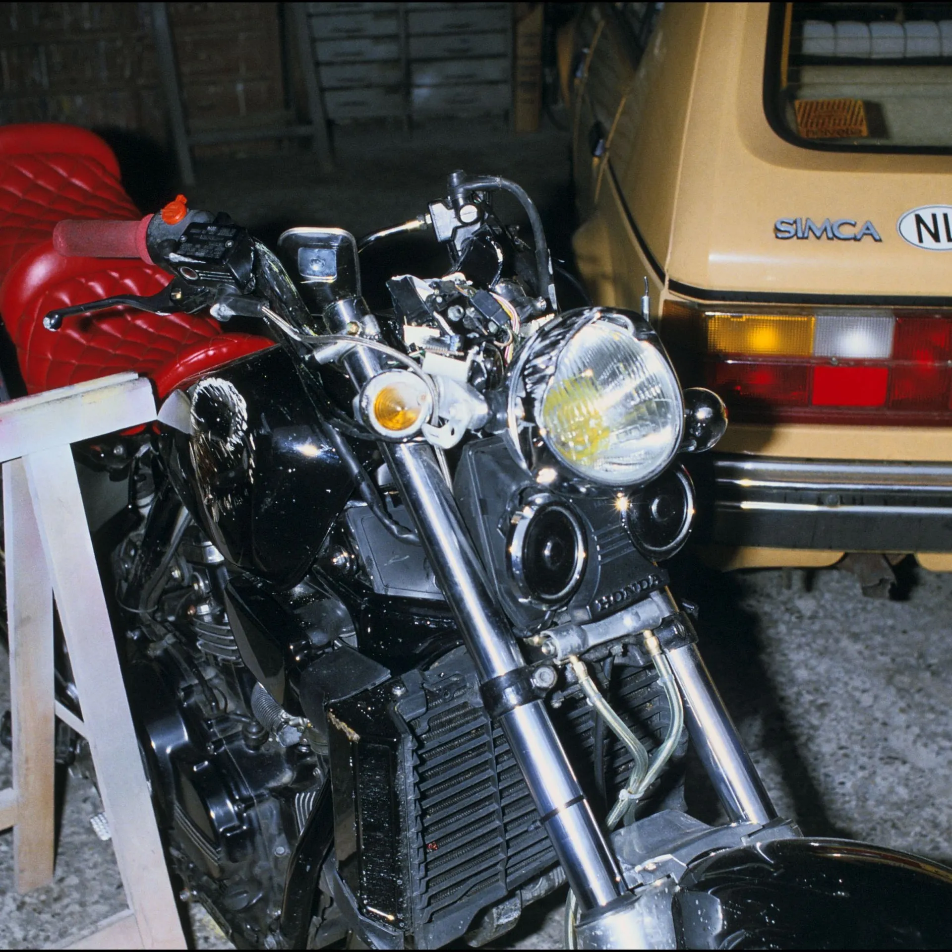 Juin 1986, Coluche perd la vie à moto : accident ou assassinat déguisé ...