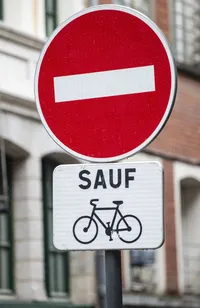 Sécurité Routière : la zone cyclable, les règles expliquées - RTBF Actus