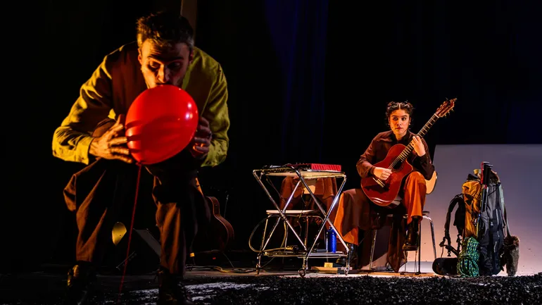 'Fils de Bâtard' : au Théâtre de Poche, Emmanuel De Candido se dévoile ...