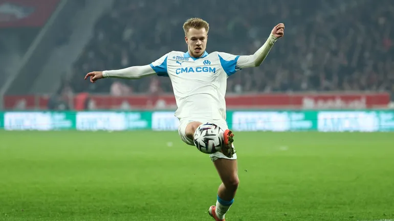 Nouveau maillot pour les Diables Rouges et les Red Flames : des ...