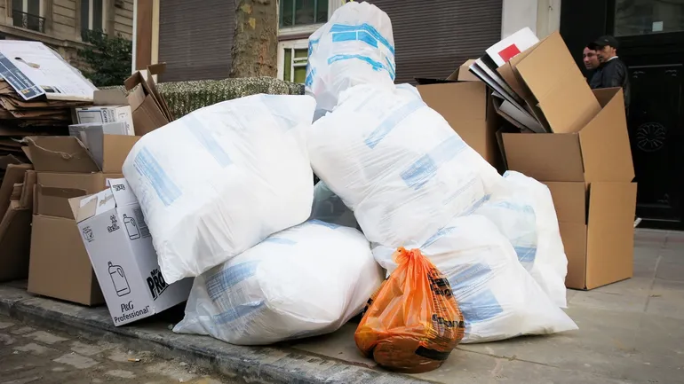 Où jeter vos emballages en frigolite ? - RTBF Actus