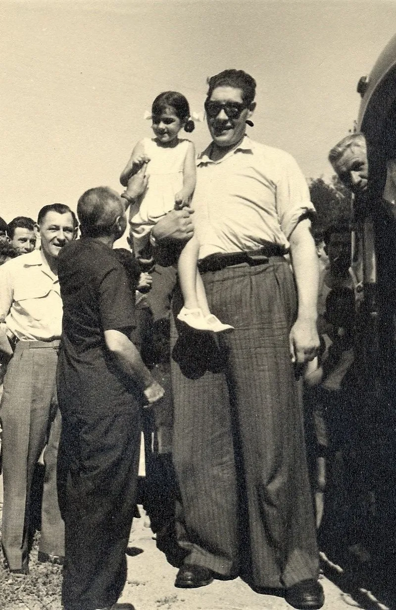 Il mesurait 2 mètres 35 : personne n’a oublié le géant Atlas à Bon ...