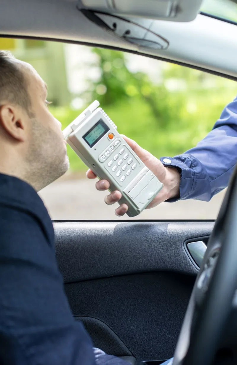 Alcool au volant : retrait de permis immédiat pendant 15 jours dès 0,8 ...