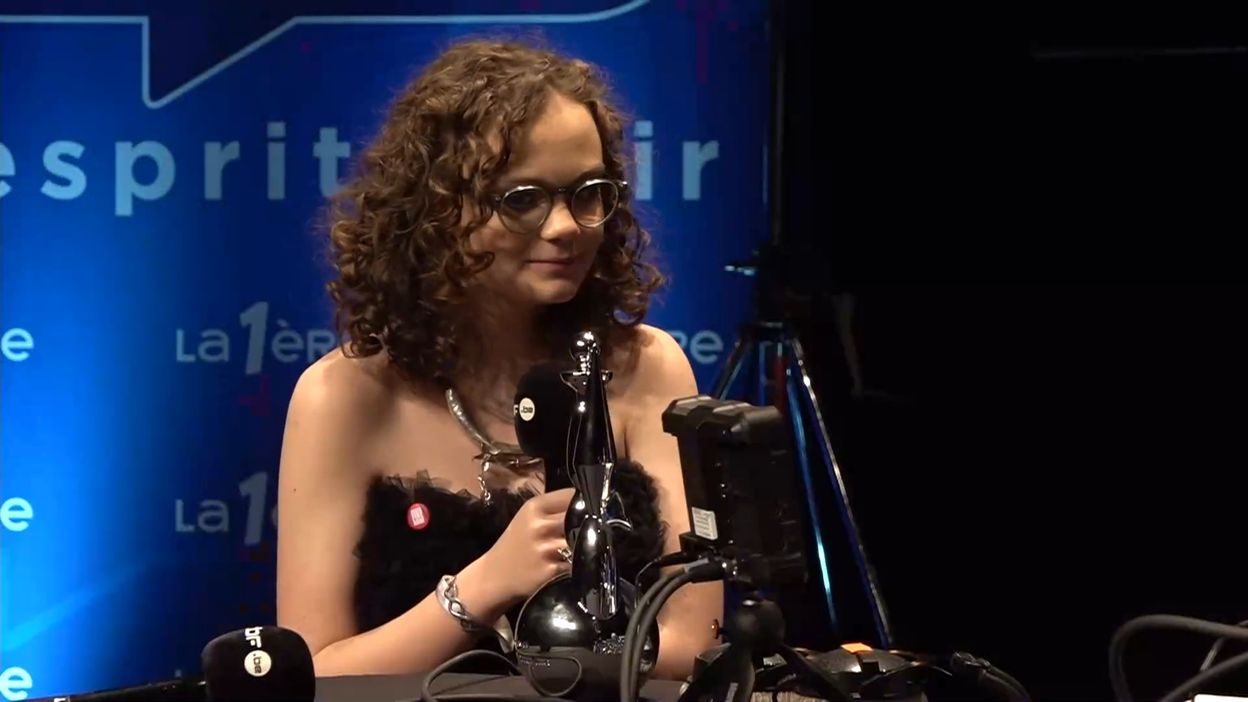 Zelda Samson dans Le Mug, après avoir reçu le Magritte du Meilleur ...