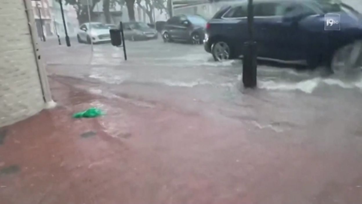 Espagne : la région de Valence en alerte rouge pour de fortes pluies ...