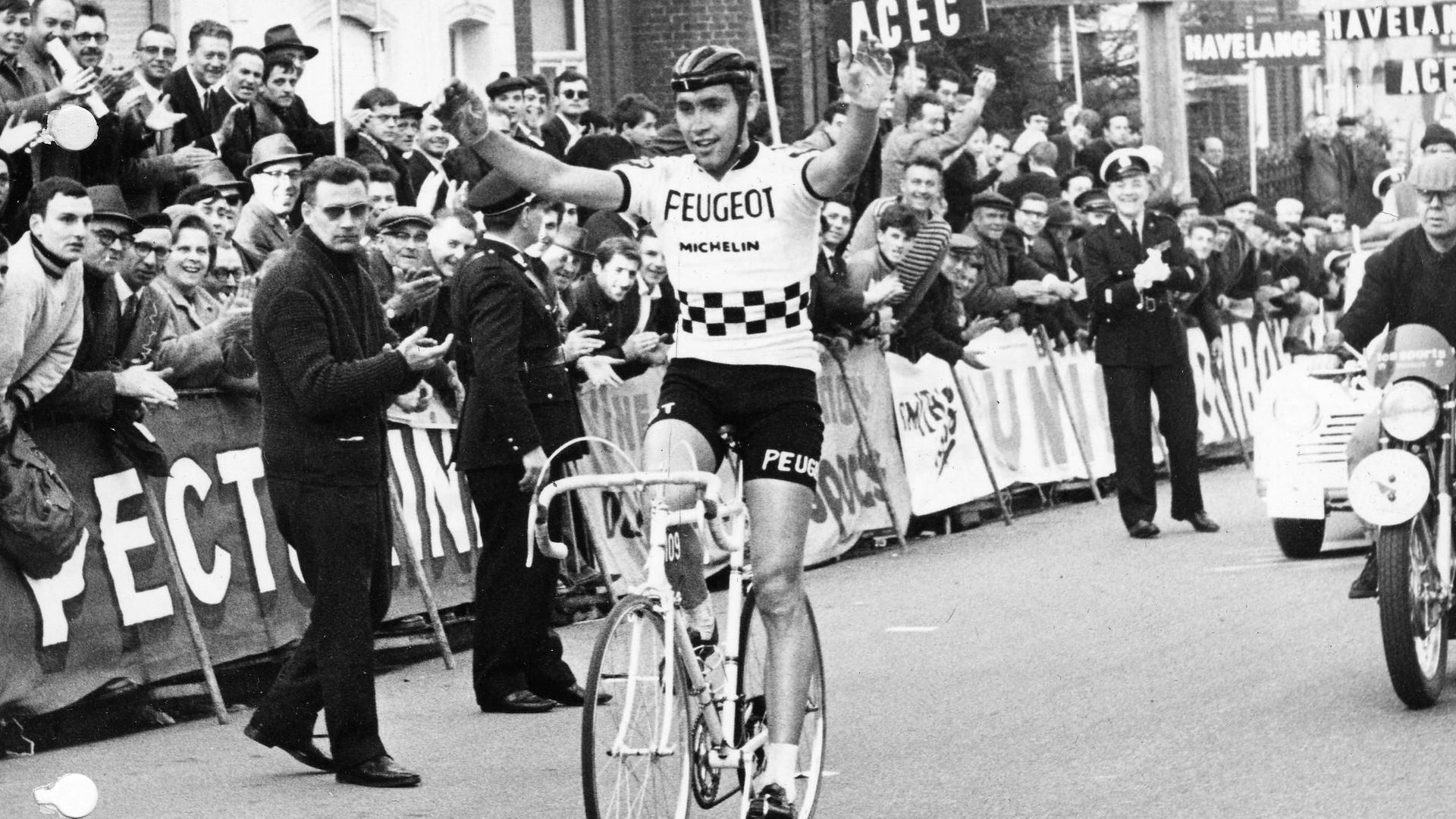 Flèche Wallonne 1967 : Victoire d'Eddy Merckx (Archive Sonuma) - Flèche ...