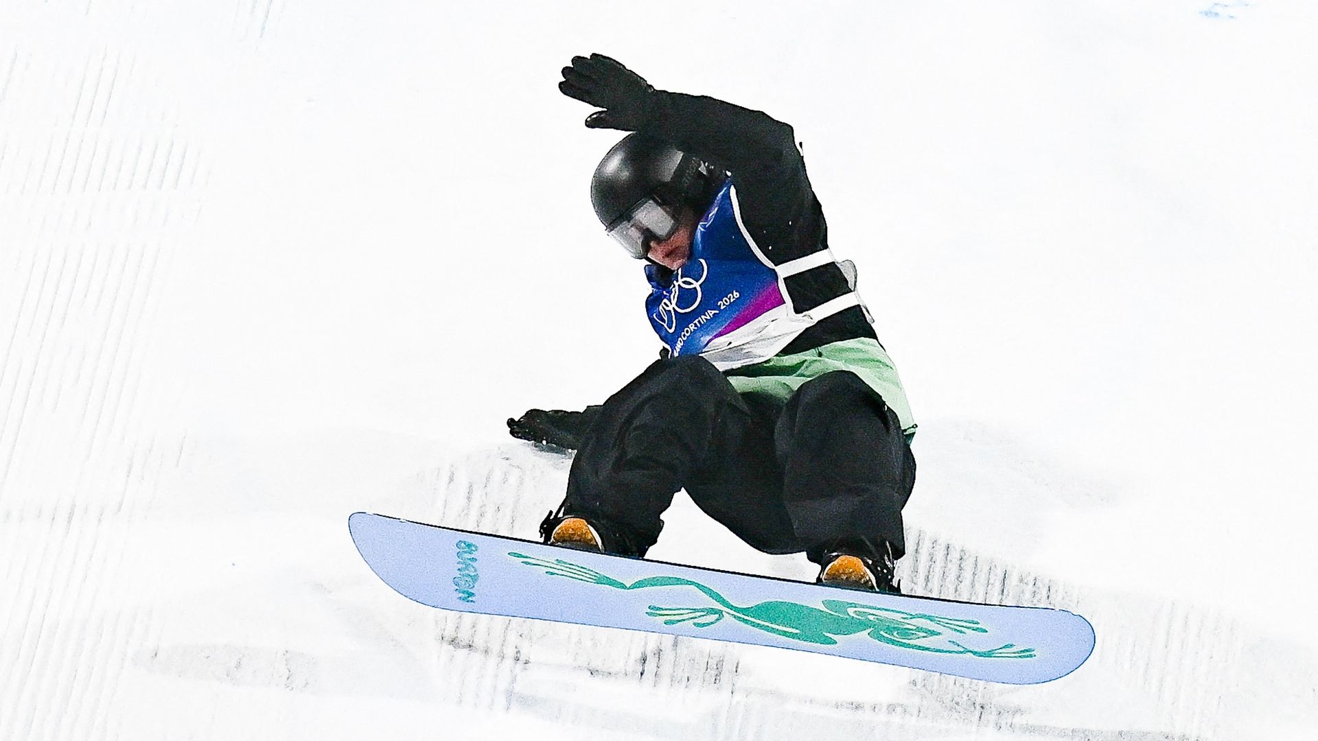 Snowboard - slopestyle femmes : le premier run de Sky Remans - JO hiver ...