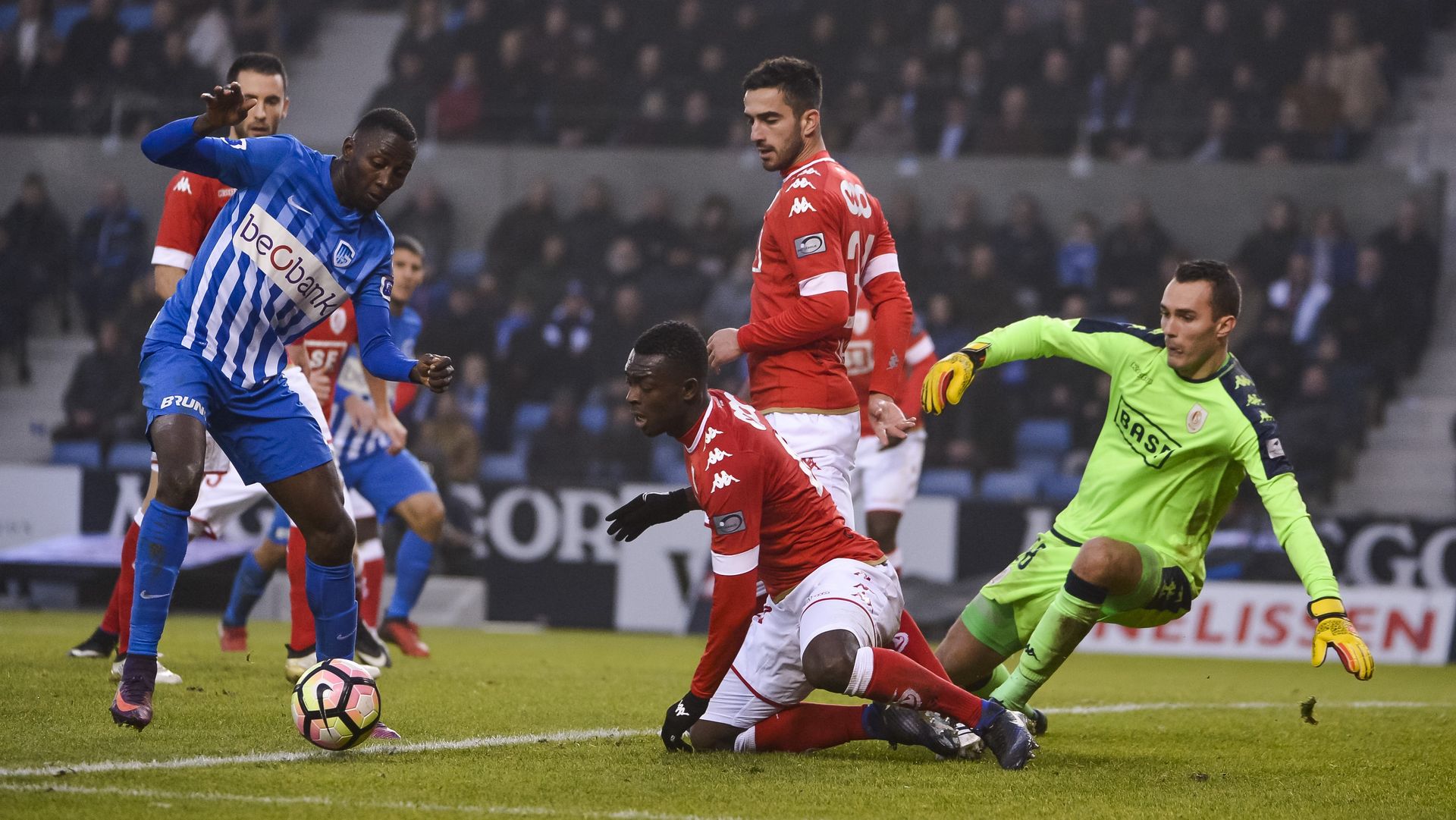 Genk - Standard (2-2) : Le résumé - Football - Pro League - Auvio