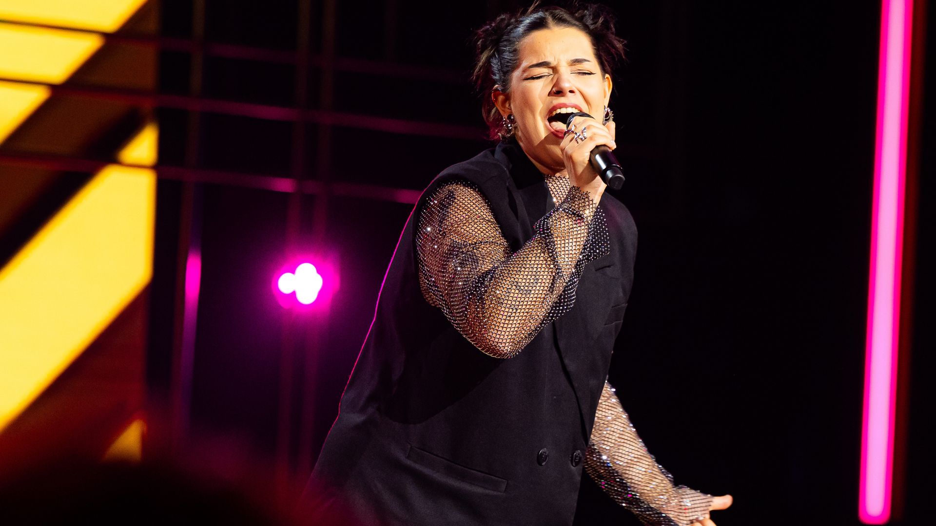 Lydia Rucqoy : "Born this way" – Lady Gaga - The Voice Belgique - Auvio