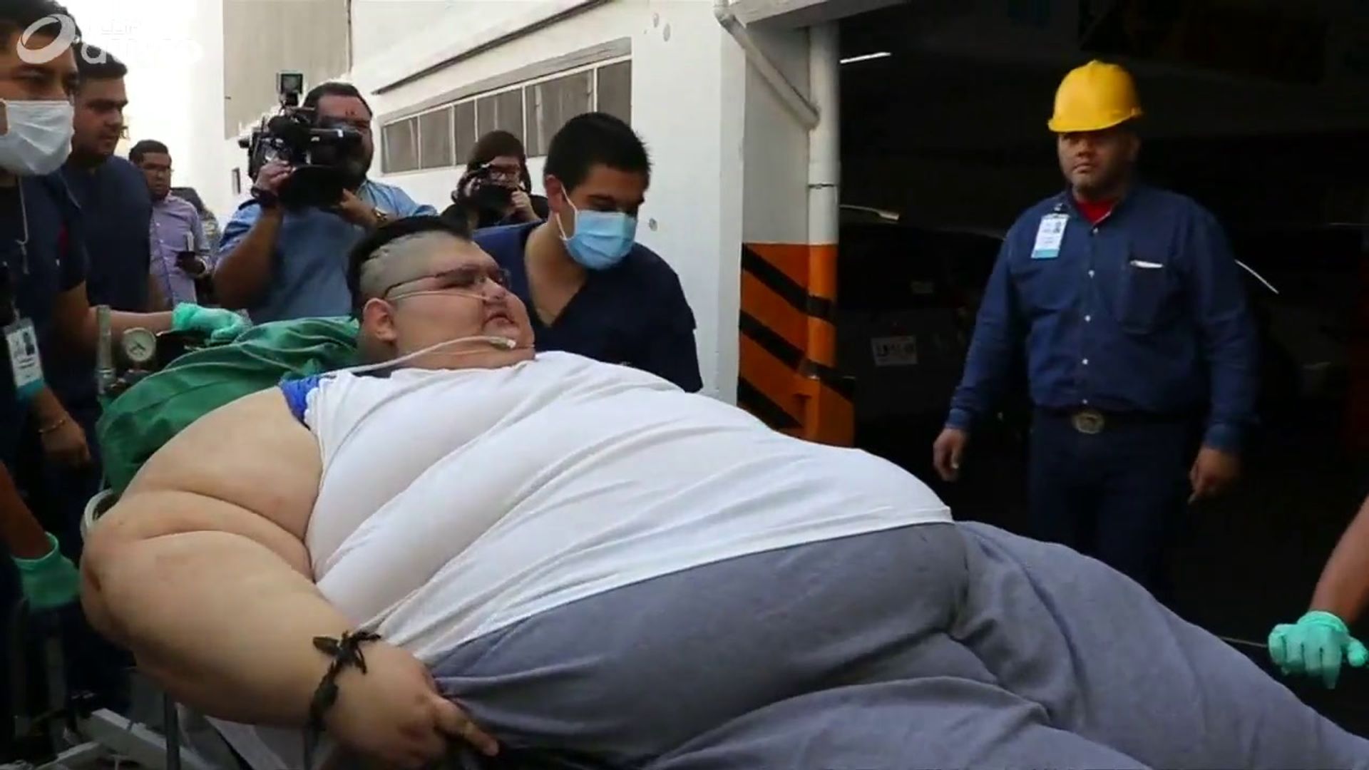 L'homme le plus gros du monde se fait opérer - - Auvio