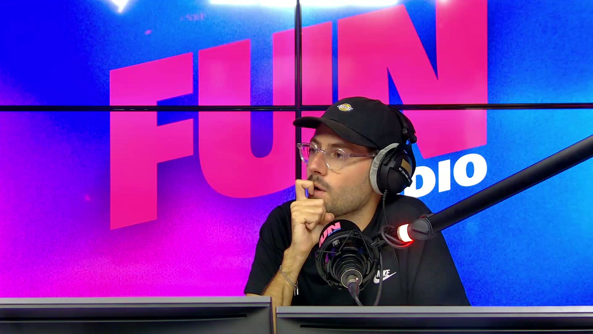 Simon et Jeanne - Ed Sheeran a refusé cette proposition... - Auvio