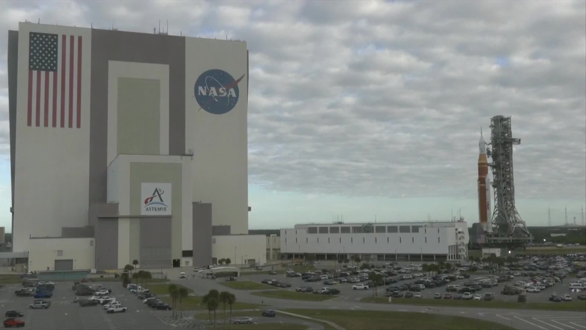 Sortie de la fusée lunaire de la Nasa Artémis 2 - Sortie de la fusée ...