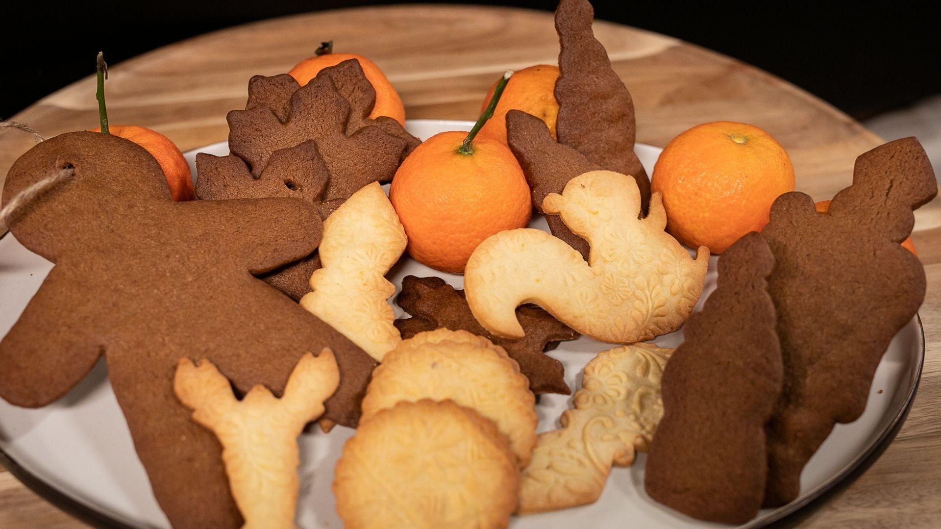 TUTO : biscuits de Saint-Nicolas - Max & VÉNUS - Auvio