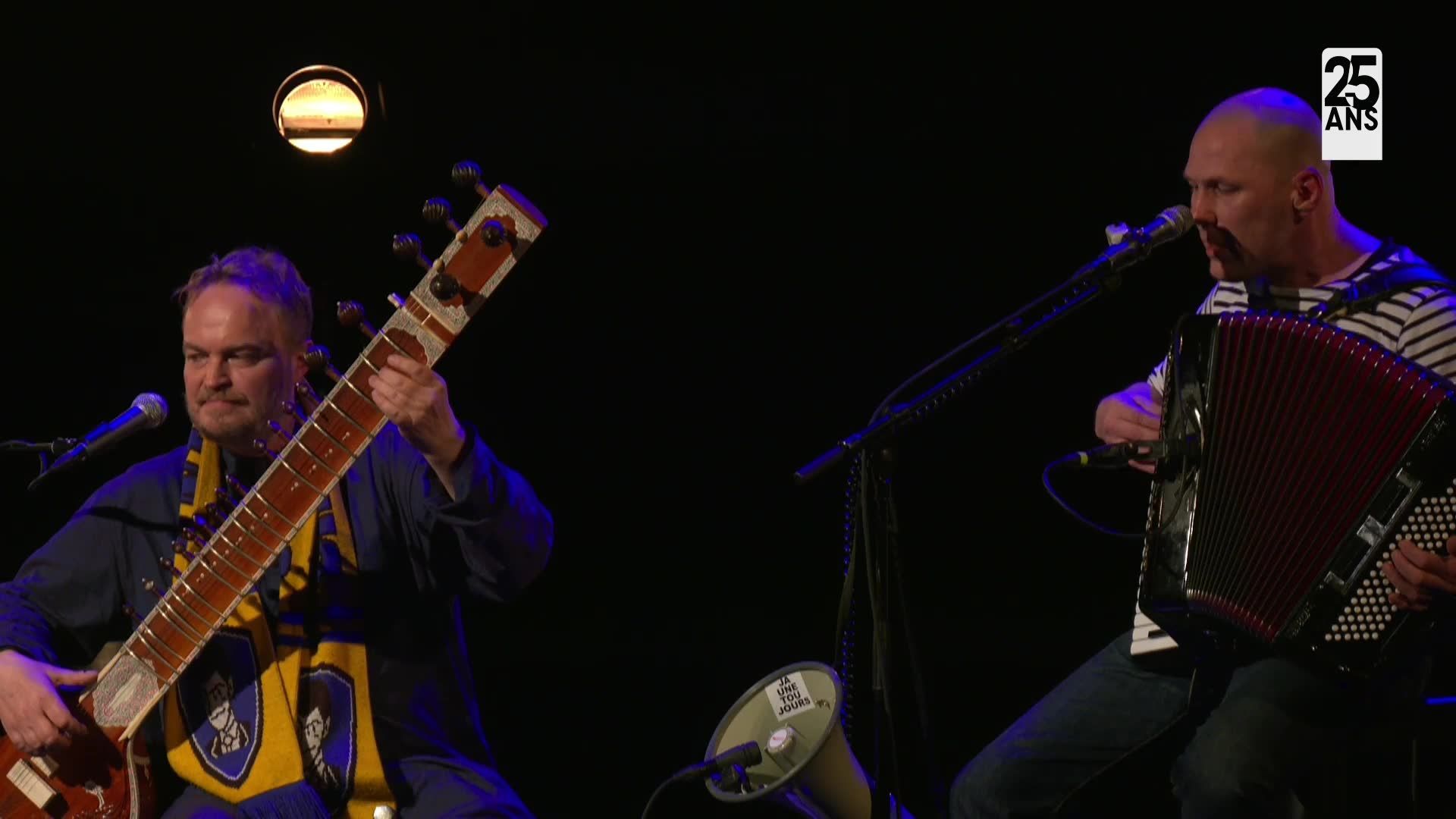 'Le chant des goals' par Sitardust & Piet Maris - Concert Le Monde est ...