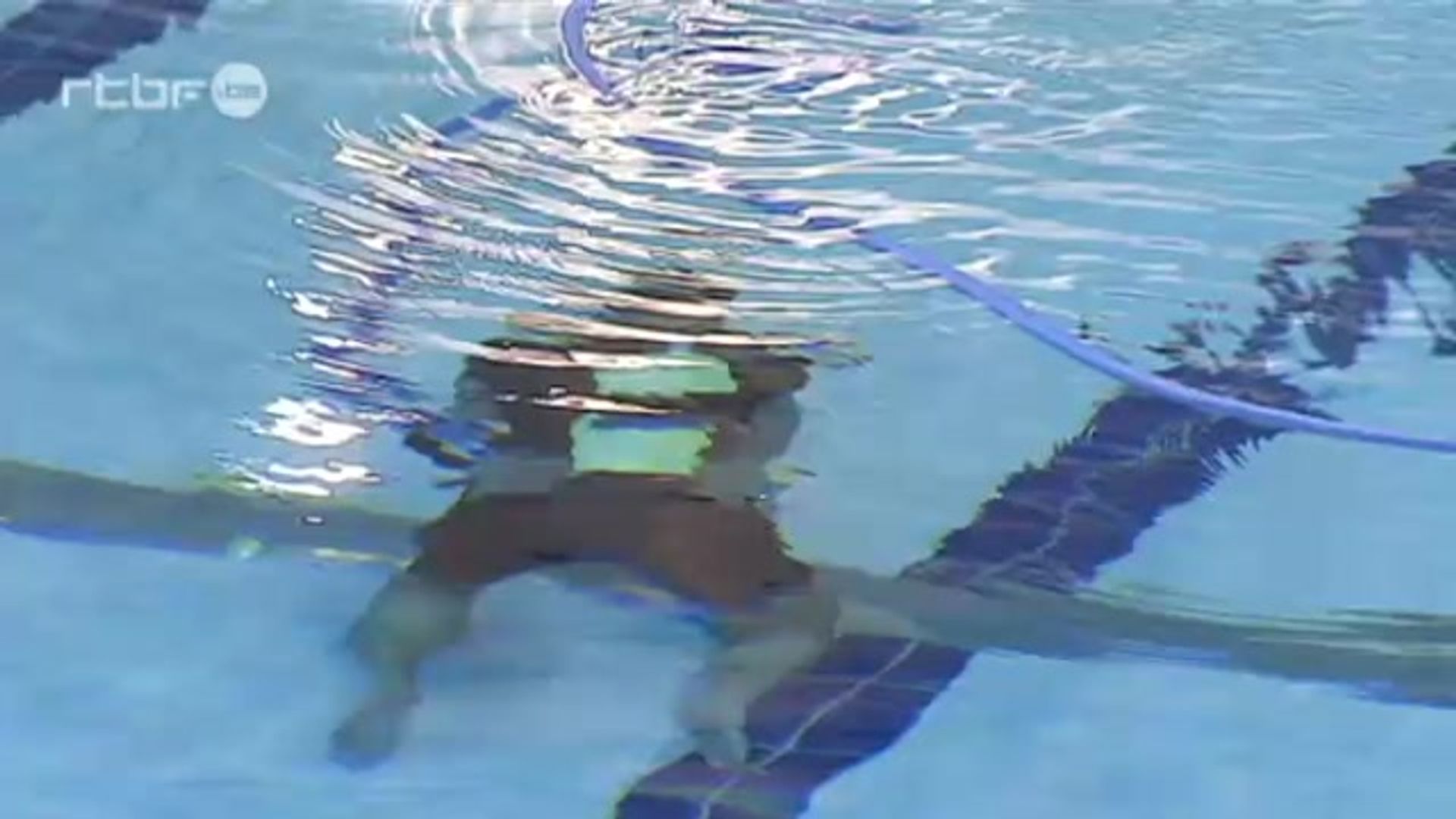 Visite de la piscine Helios - - Auvio