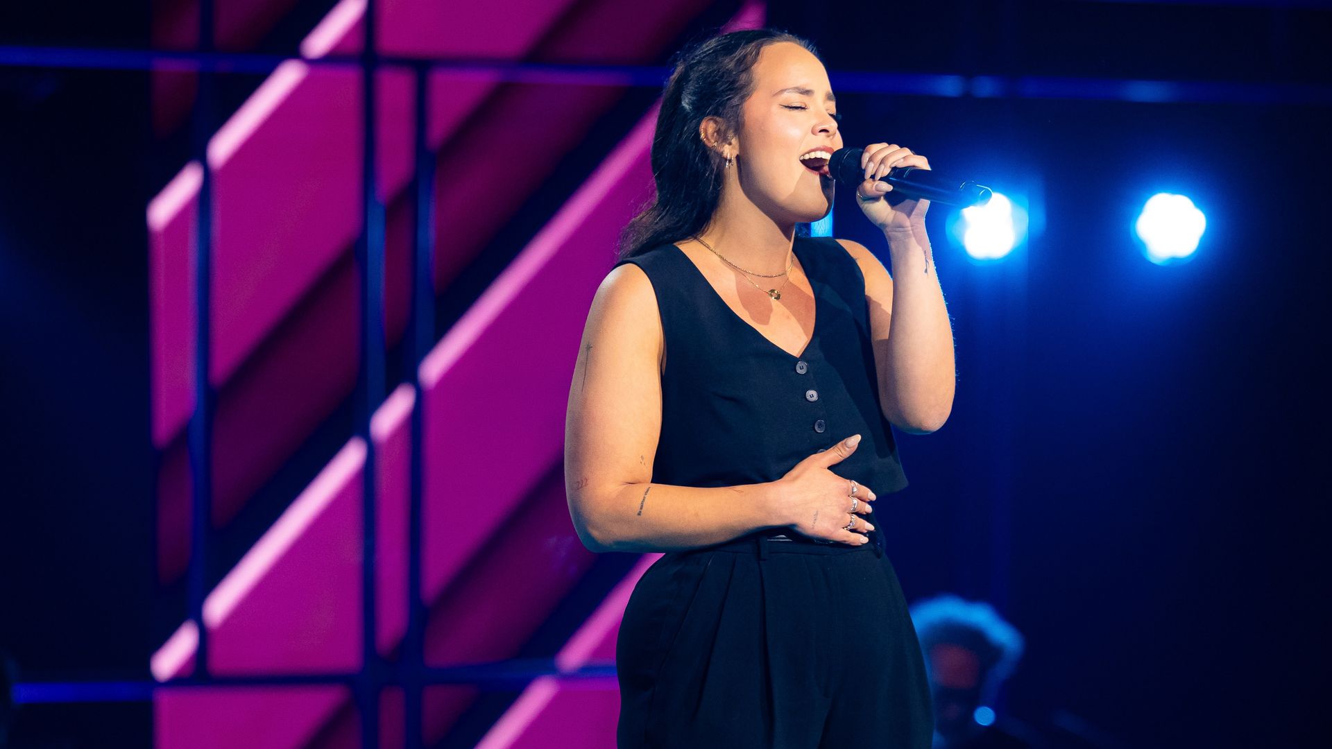 Méline Bittner : "Le bruit du silence" - Mentissa - The Voice Belgique ...