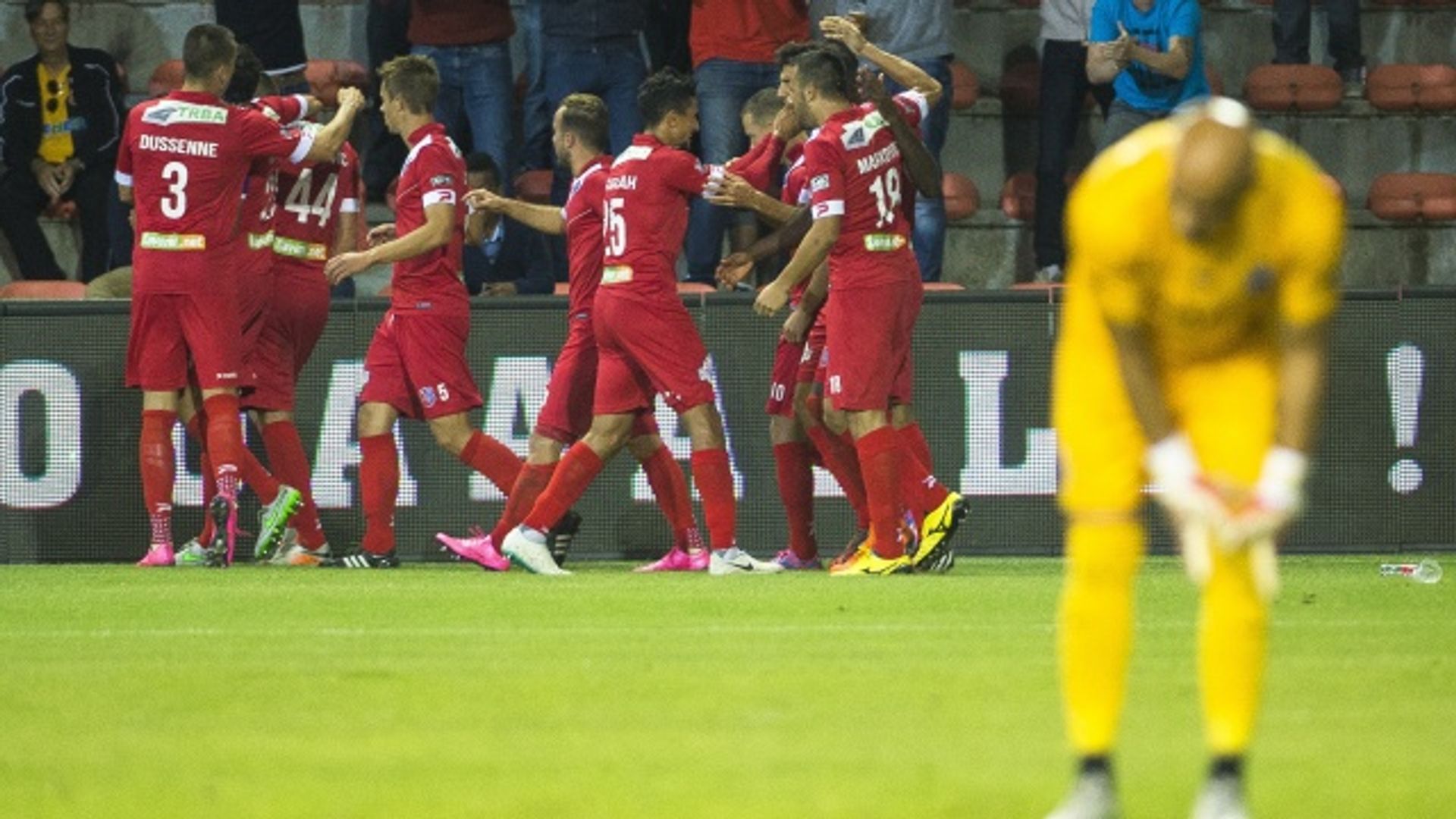 Mouscron-Péruwelz - FC Bruges (2-1) : Le résumé - Football - Jupiler ...