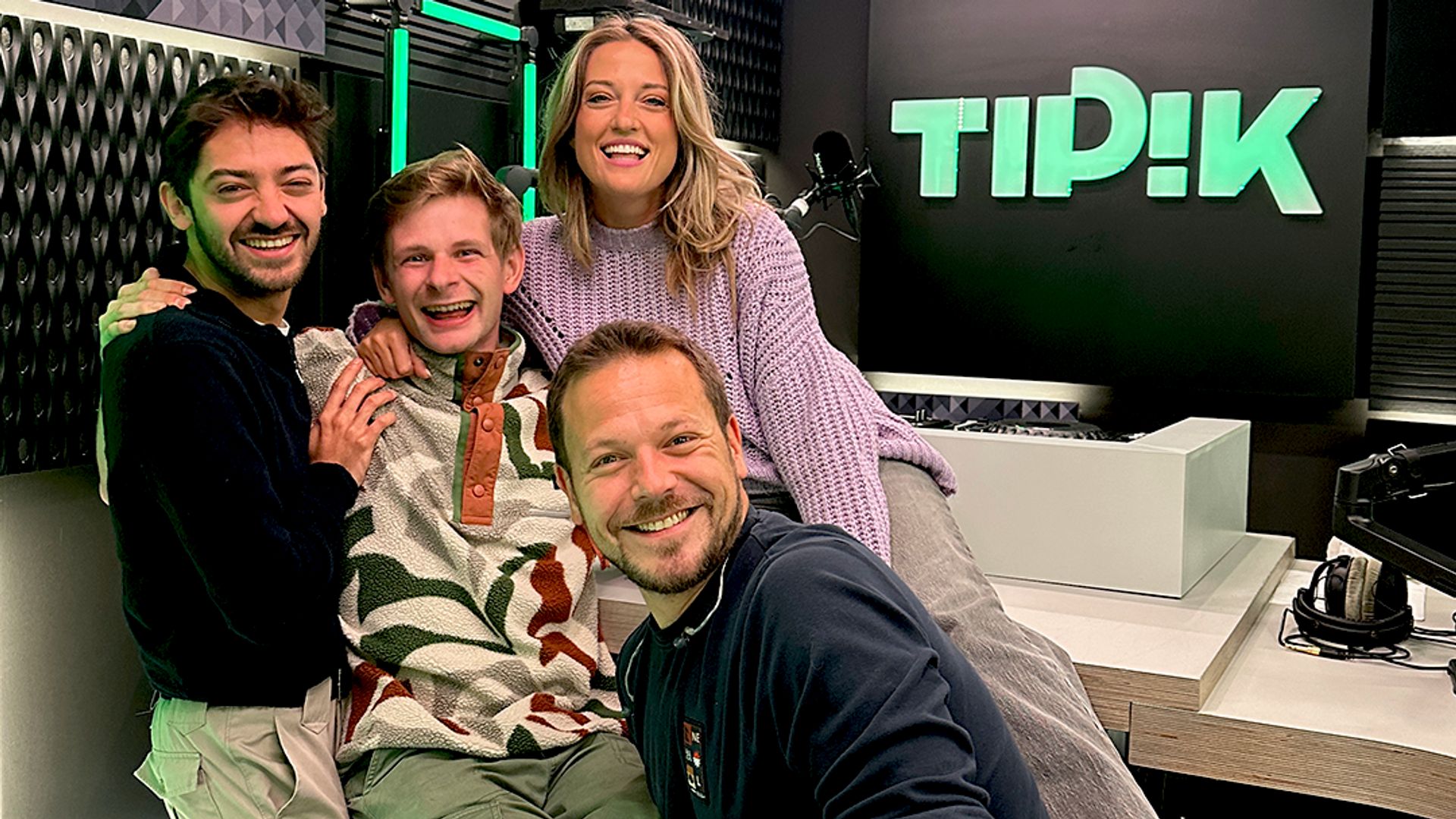 Nicolas Lacroix présente sa mini-série "OUI" dans le Réveil de Tipik - Les invités du Réveil de ...