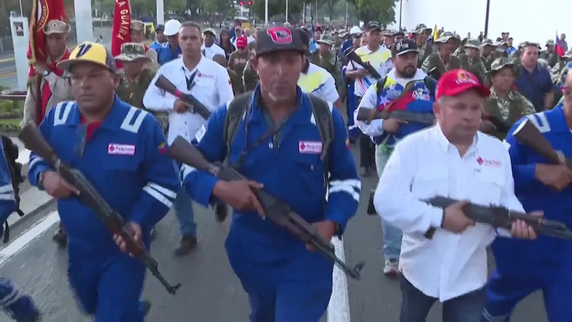 Venezuela : M. Maduro fait prêter serment à un « corps de combat » pour ...