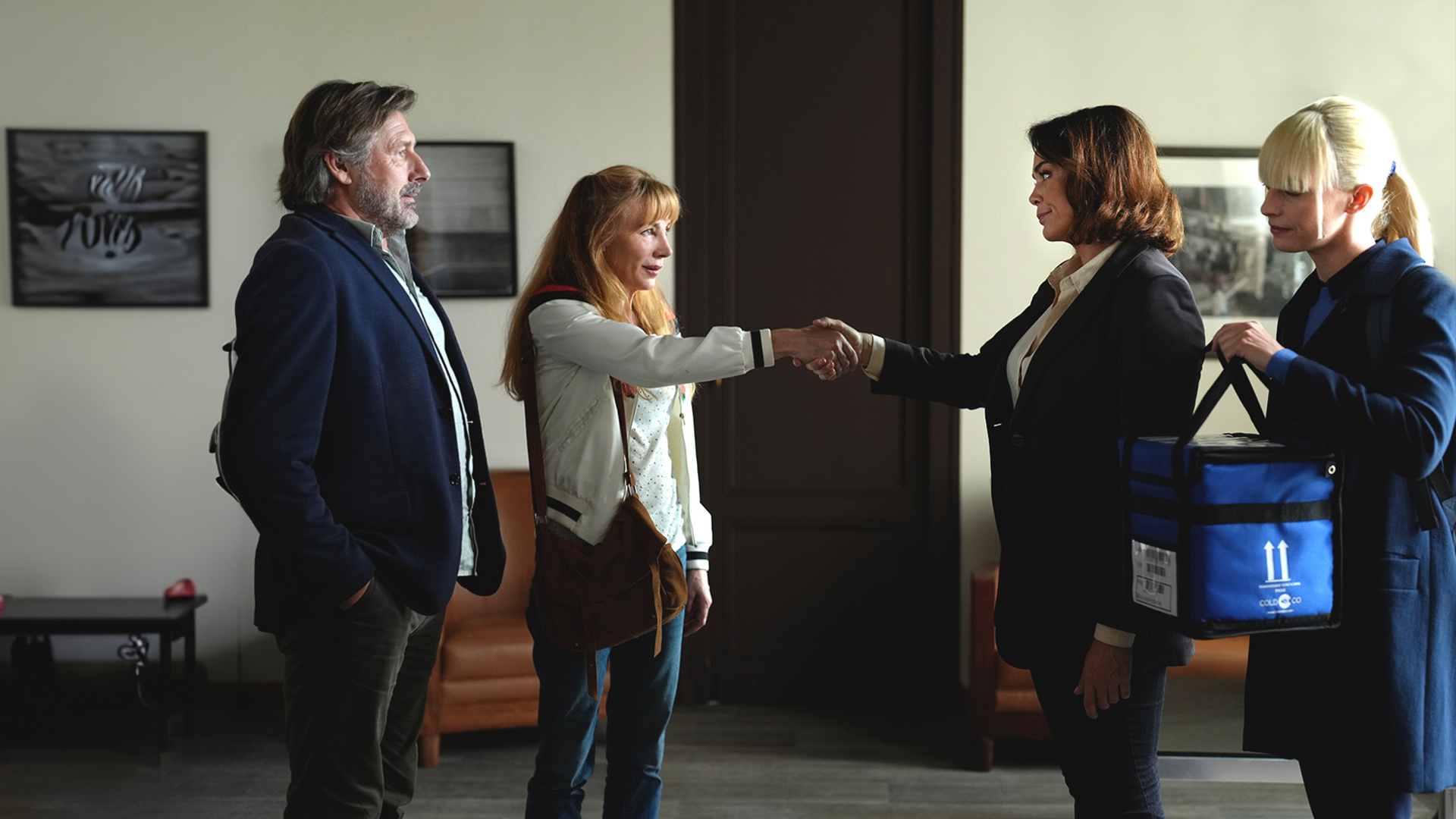 Accueil Séries Policier Astrid, Raphaëlle et Alexandra Ehle : oeil pour ...