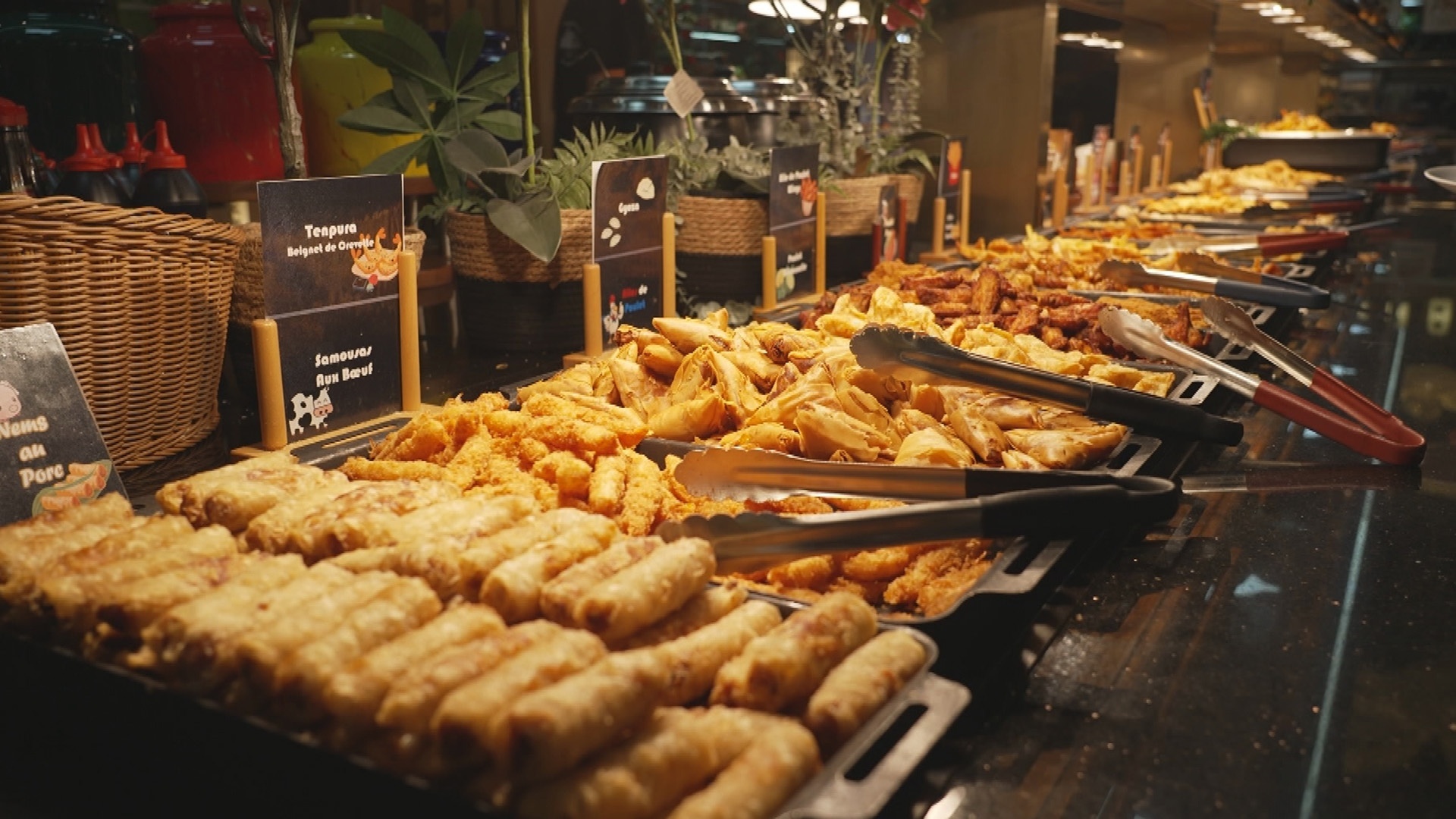 Buffets à volonté: ils ont trouvé la recette magique - Documentaire en ...